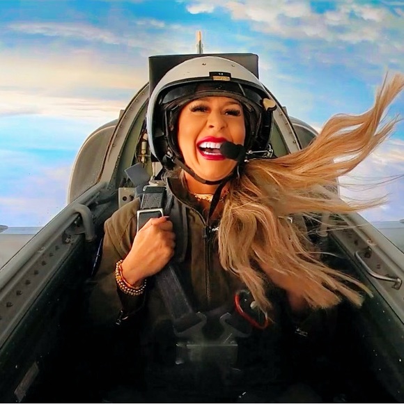 Lyndsay's Closet (@pilotpolypringl) | Poshmark